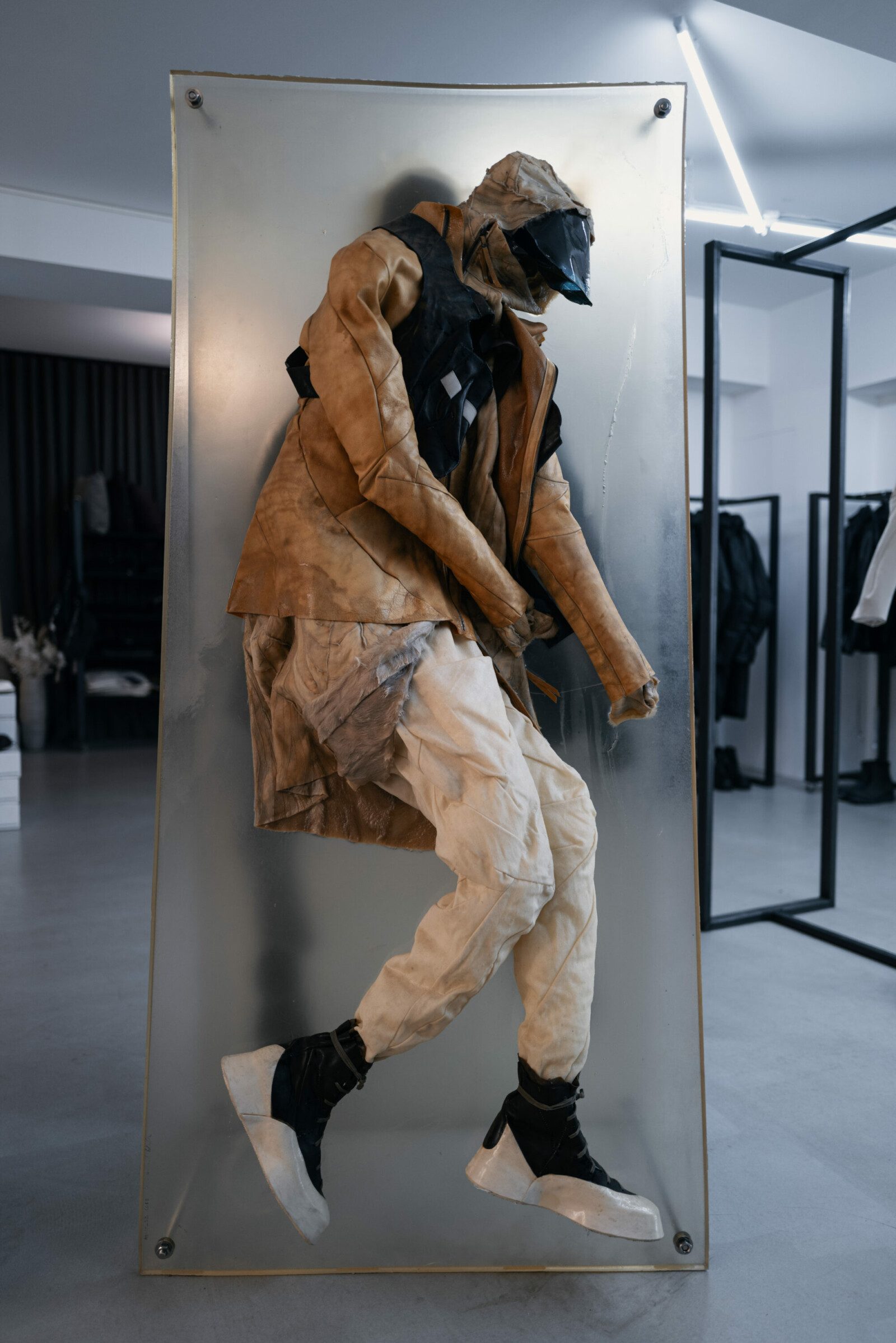Leon Emanuel Blanck 10 Year Anniversary - RAW Looks
