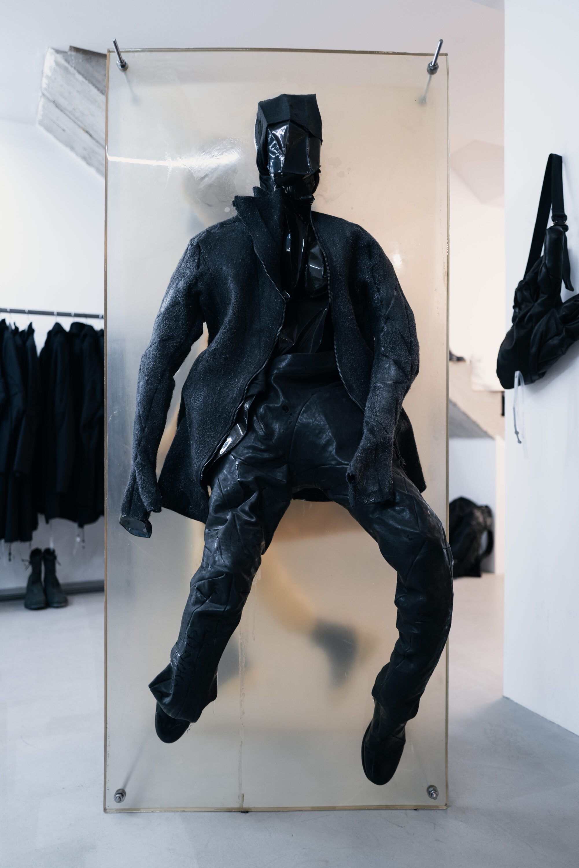 Leon Emanuel Blanck 10 Year Anniversary - RAW Looks