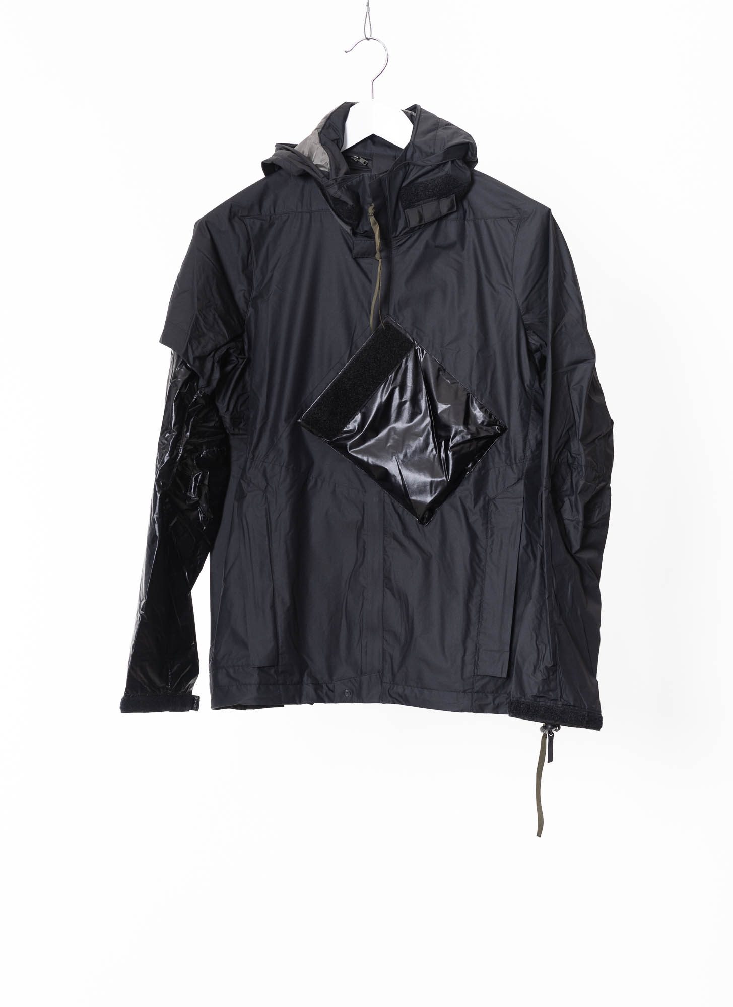 ACRONYM - Avant-Garde Utilitarian Techwear